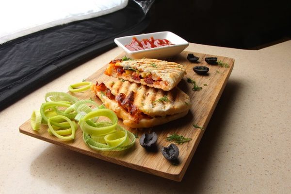 Panini con Verduras y Queso Mozzarella | Xrecetas